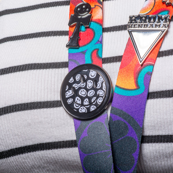 SMILEY METAL PIN – KROM